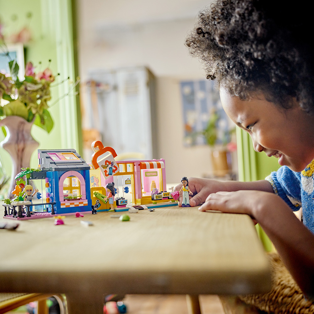 LEGO 42614 BUTIKK MED VINTAGE-KLÆR. - Ringo.no