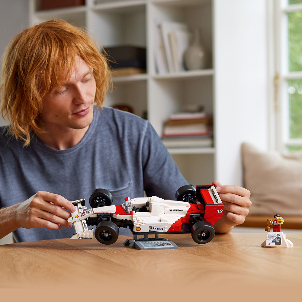 LEGO 10330 MCLAREN MP4/4 OG AYRTON SENNA - Ringo.no