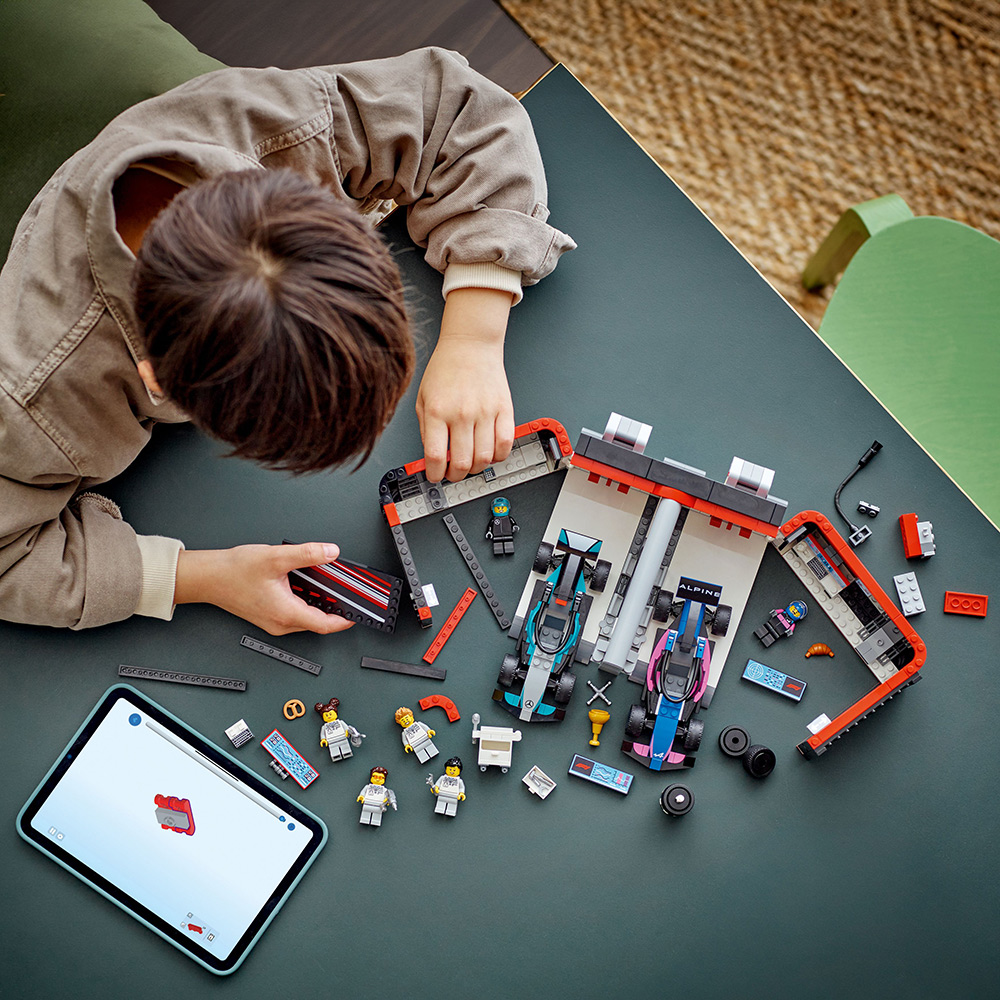 LEGO 60444 F1®-verksted med Mercedes-AMG og Alpine